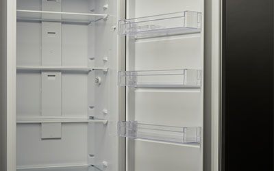 Smeg 294L Fully Integrated Refrigerator SABI303FR. - Bing Lee