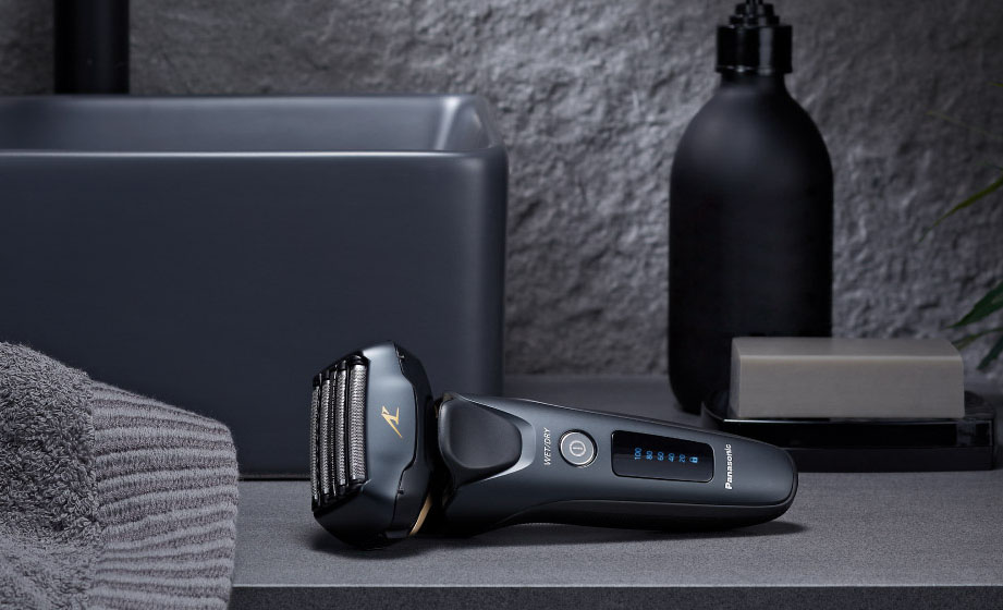 Panasonic 5-Blade Ultra High-Speed Shaver ES-LV67-K841 - Bing Lee