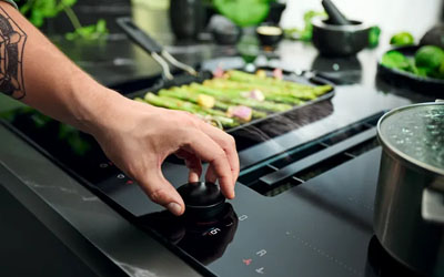 Neff 90cm Flex Design Induction Cooktop with Metallic Silver Side Trims ...