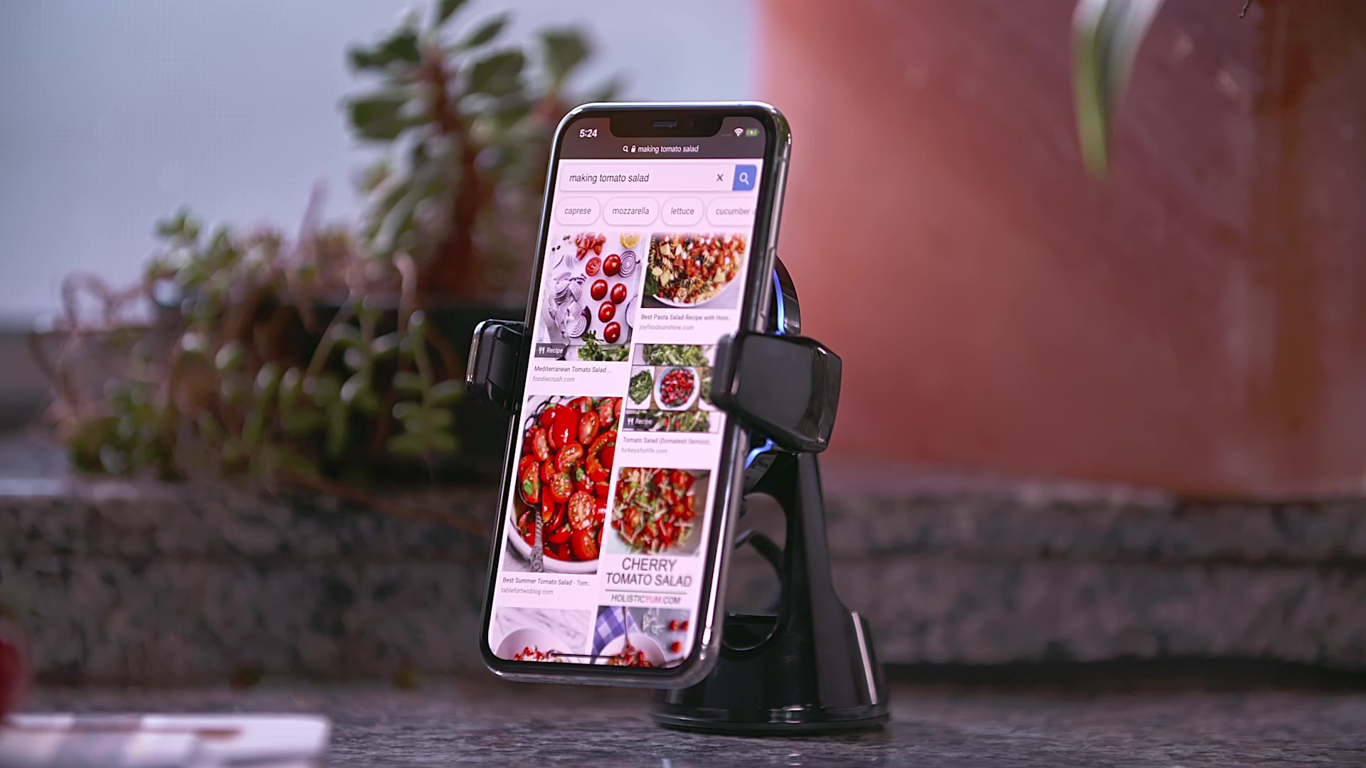 Scosche MagicGrip™ Charge - Auto-sensing window / dash mount MGQWD-XTET. - Bing Lee