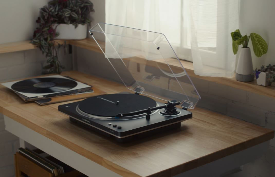 Audio-Technica Automatic Belt Drive Turntable w/ Bluetooth Connectivity ...